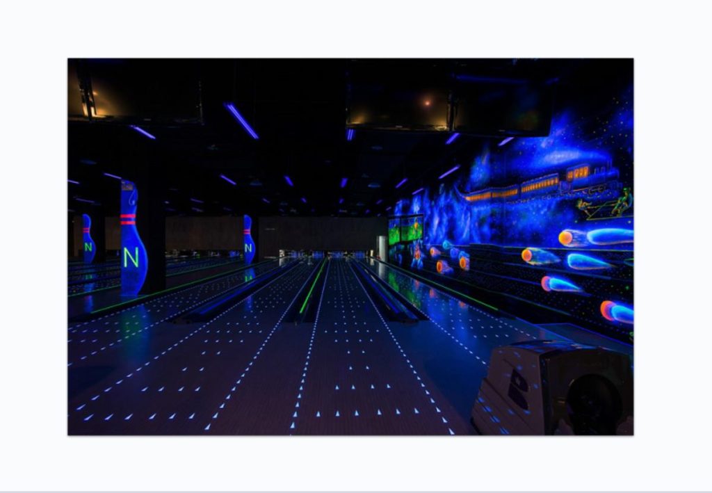 Fully automatic modern bowling lane
