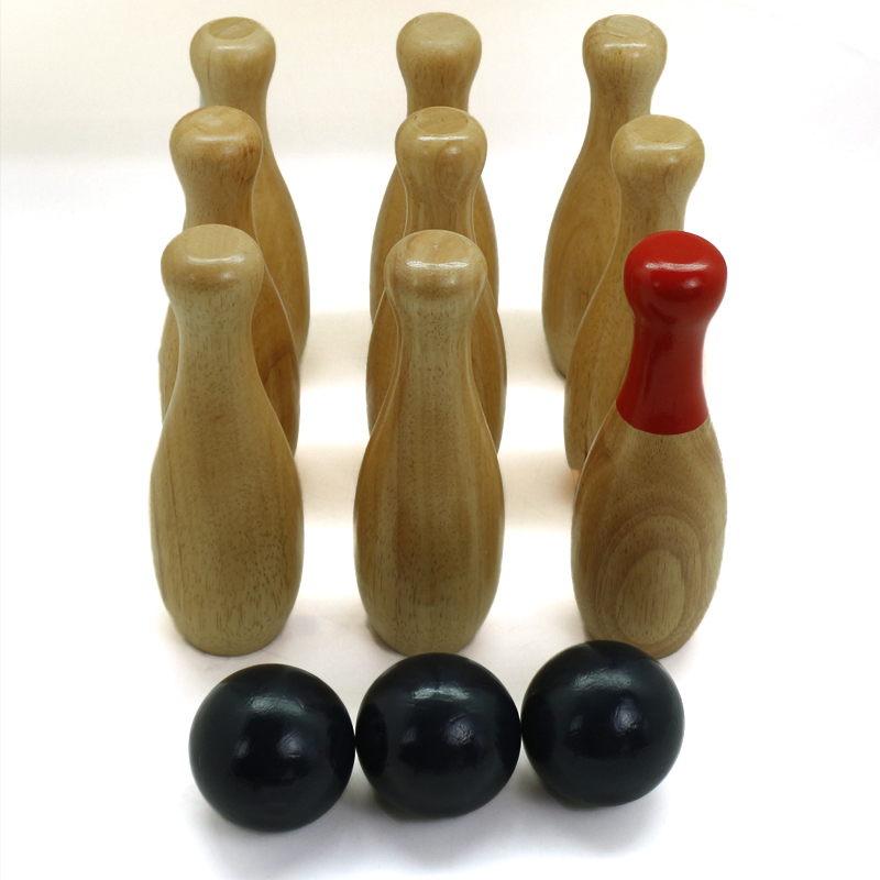 Smooth natural wooden bowling pins