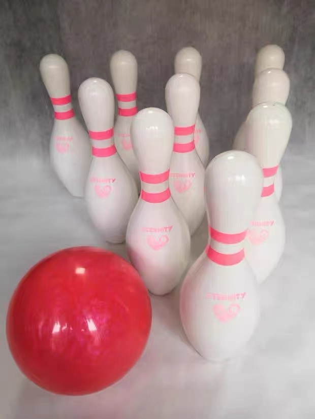 Standard size recreational bowling pins